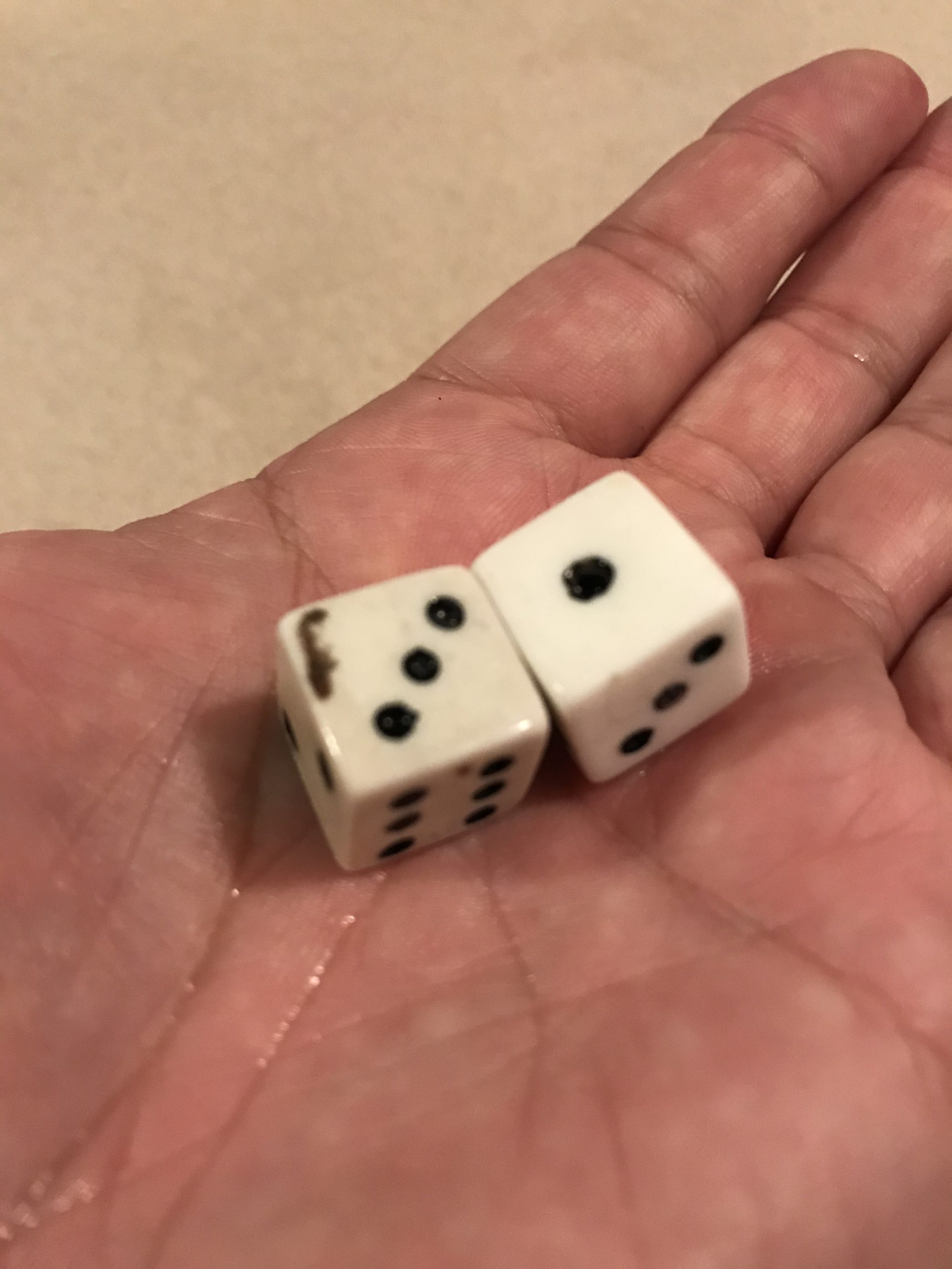 cup and dice – MagicShow.Tips