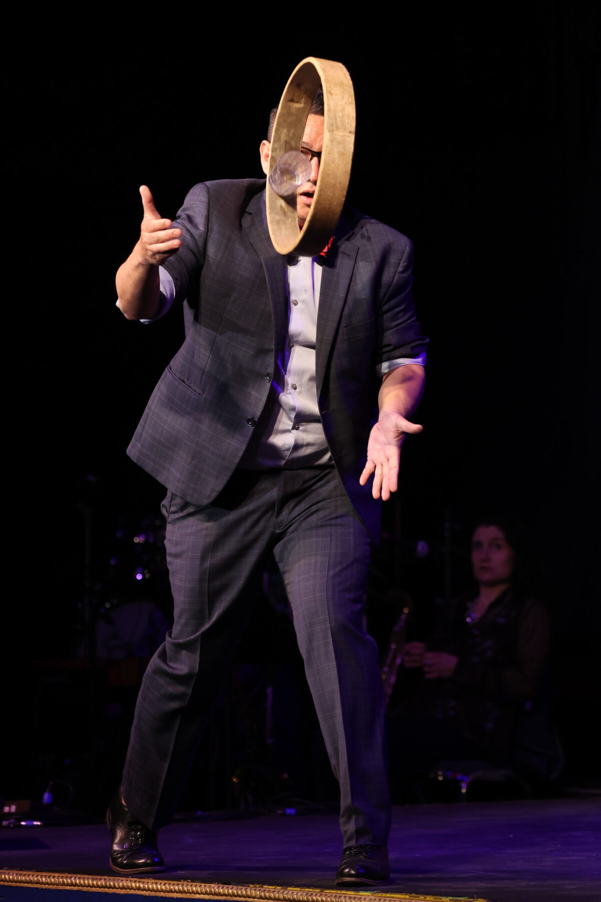 Hoop and Glass Trick – MagicShow.Tips