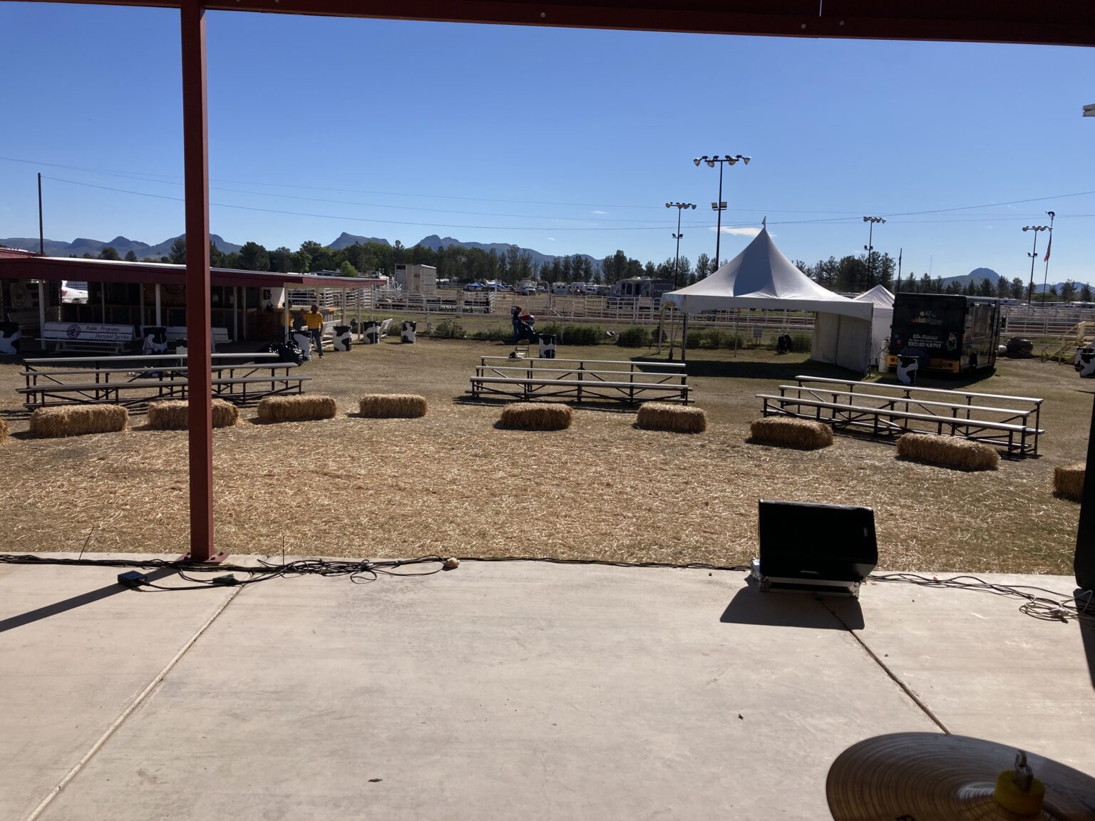 Changing Seats… – MagicShow.Tips