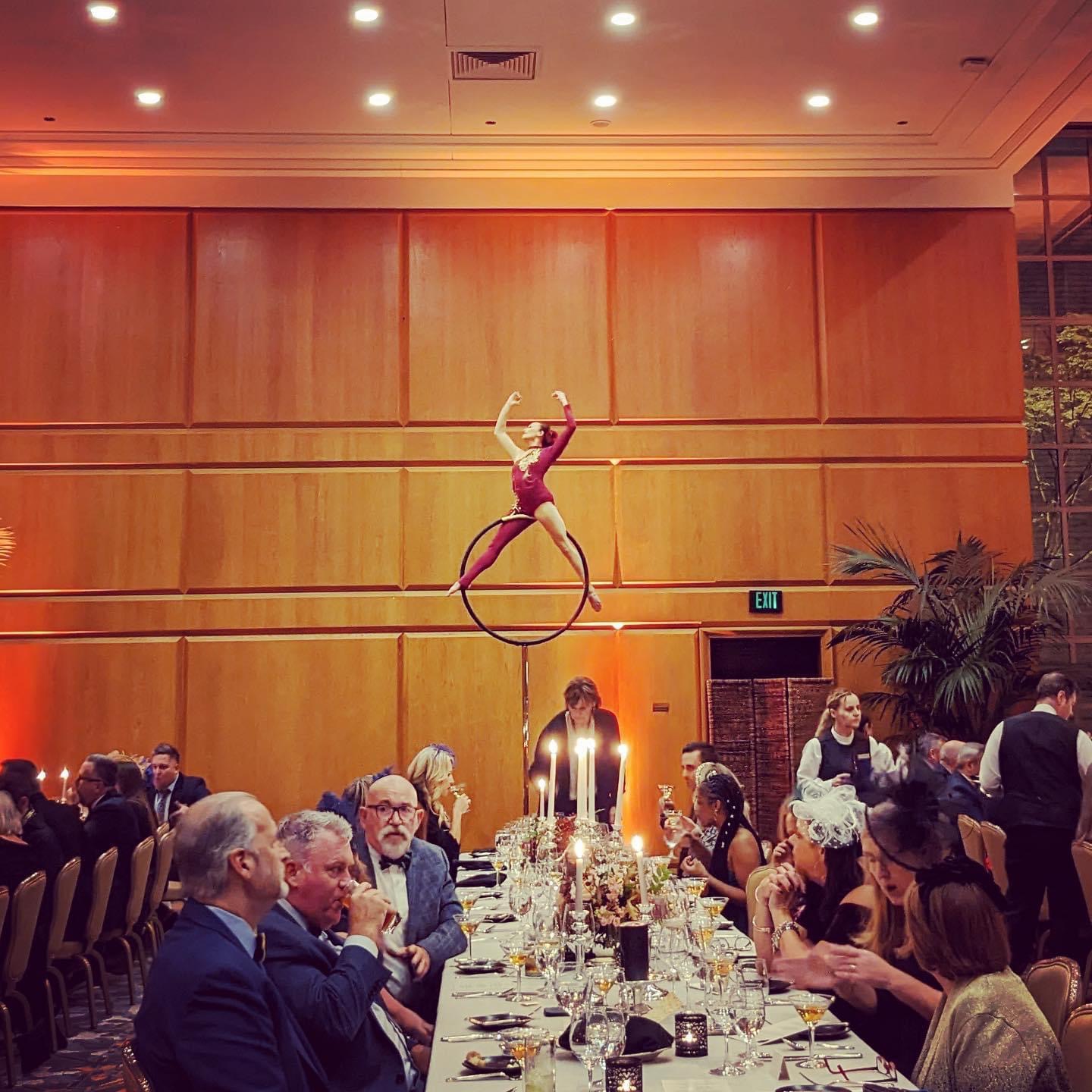 Ambient Entertainment – MagicShow.Tips