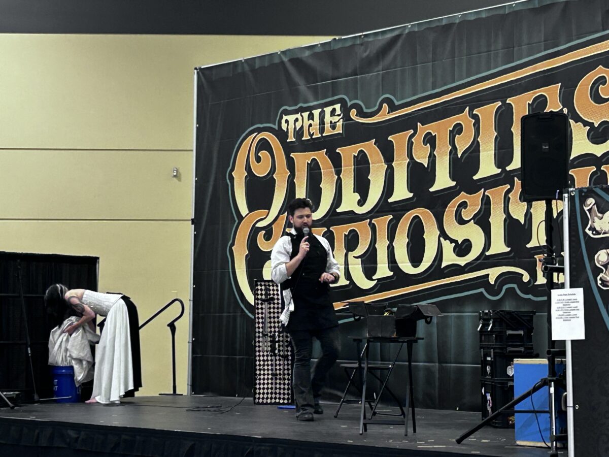 Visiting the Oddities and Curiosities Expo! – MagicShow.Tips