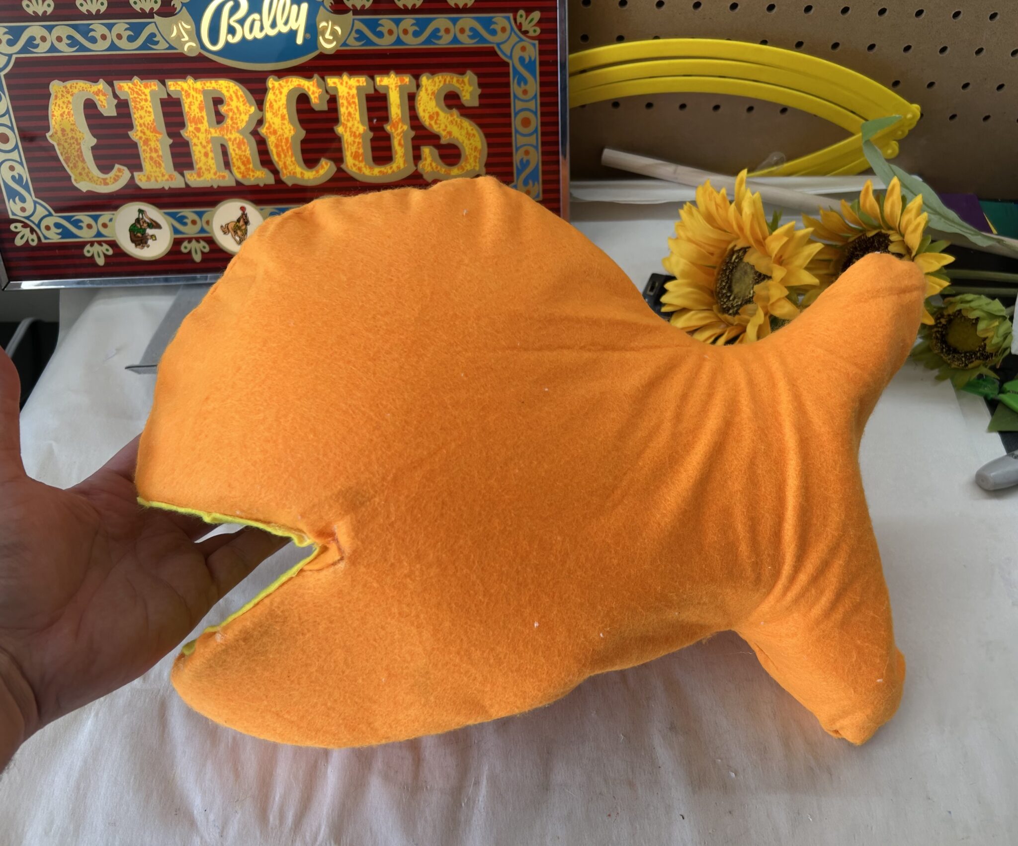 Goldfish Cracker Puppet – MagicShow.Tips