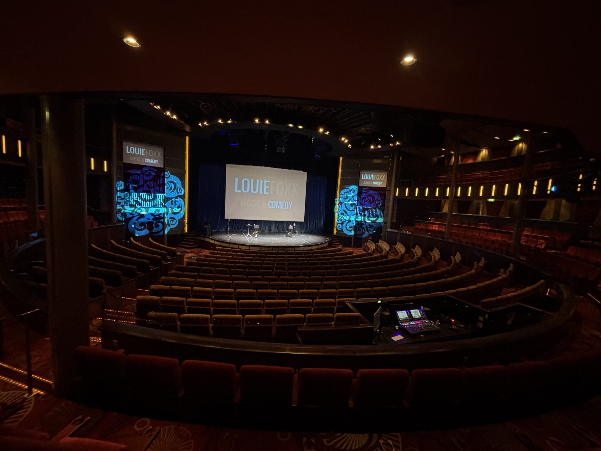 Main Theater Shows – MagicShow.Tips
